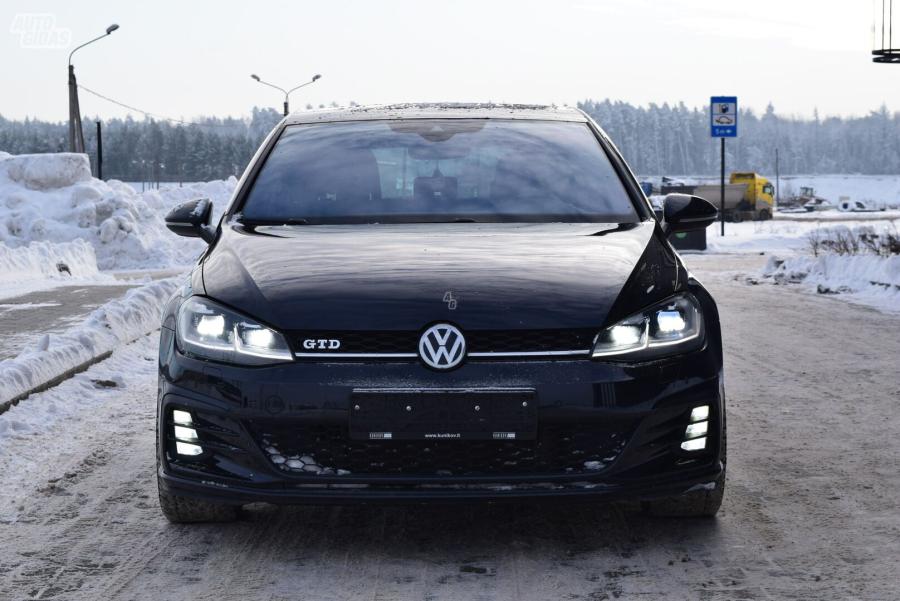 Black Volkswagen Golf 2018 in Vilnius, with an engine capacity of 2.00 L and mileage of 246 thousand km for 11550 €, photo 5 on AUTOMOTO.COM.LV