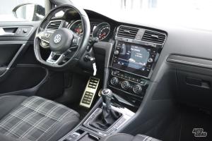 Black Volkswagen Golf 2018 in Vilnius, with an engine capacity of 2.00 L and mileage of 246 thousand km for 11550 €, photo 11 on AUTOMOTO.COM.LV