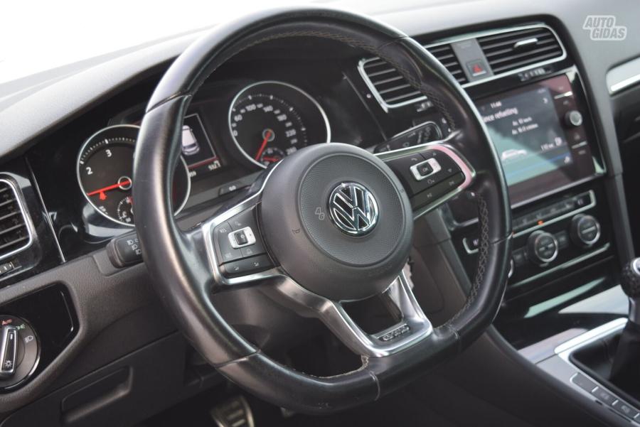 Black Volkswagen Golf 2018 in Vilnius, with an engine capacity of 2.00 L and mileage of 246 thousand km for 11550 €, photo 13 on AUTOMOTO.COM.LV