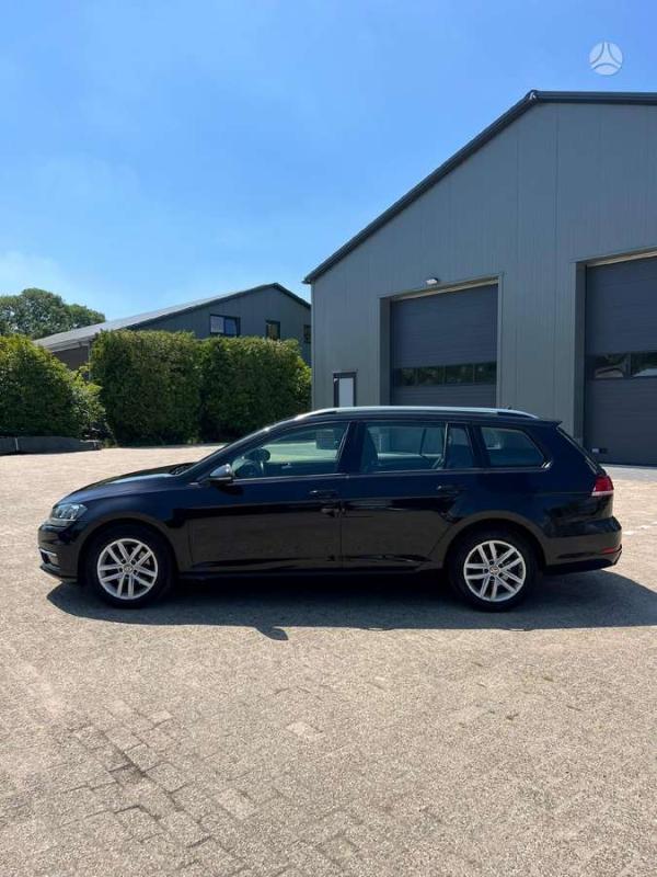 Black Volkswagen Golf 2018 in Kaunas, with an engine capacity of 1.60 L and mileage of 300 thousand km for 7100 €, photo 7 on AUTOMOTO.COM.LV