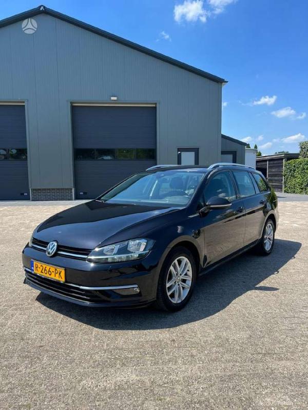 Black Volkswagen Golf 2018 in Kaunas, with an engine capacity of 1.60 L and mileage of 300 thousand km for 7100 €, photo 10 on AUTOMOTO.COM.LV