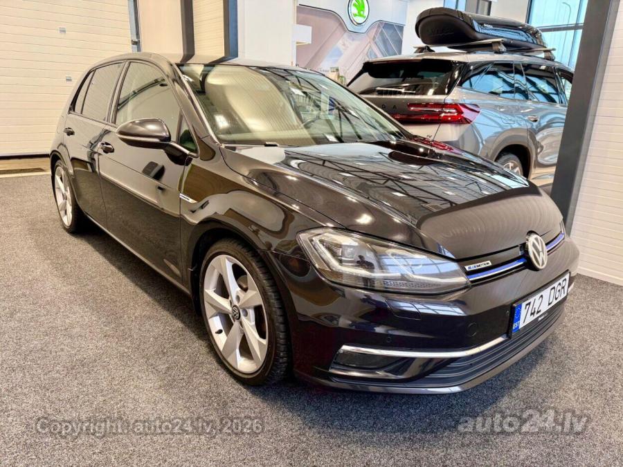 Black Volkswagen Golf 2018 in Rakvere, with an engine capacity of 1.50 L and mileage of 122 thousand km for 12600 €, photo 2 on AUTOMOTO.COM.LV
