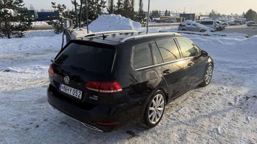 Black Volkswagen Golf 2018 in Silale, with an engine capacity of 1.50 L and mileage of 210 thousand km for 10300 €, photo 3 on AUTOMOTO.COM.LV