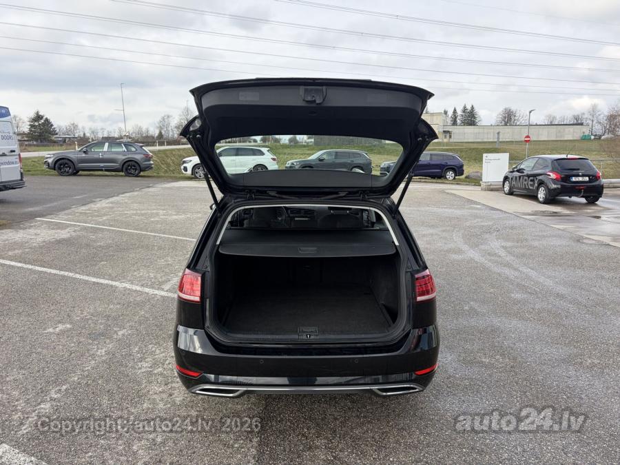 Black Volkswagen Golf 2018 in Viljandi, with an engine capacity of 1.50 L and mileage of 189 thousand km for 10990 €, photo 11 on AUTOMOTO.COM.LV