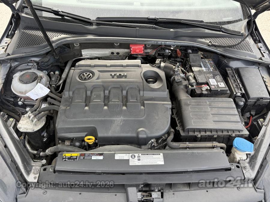 Black Volkswagen Golf 2018 in Viljandi, with an engine capacity of 1.60 L and mileage of 218 thousand km for 9890 €, photo 12 on AUTOMOTO.COM.LV