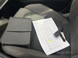 Black Volkswagen Golf 2018 in Viljandi, with an engine capacity of 1.60 L and mileage of 218 thousand km for 9890 €, photo 13 on AUTOMOTO.COM.LV