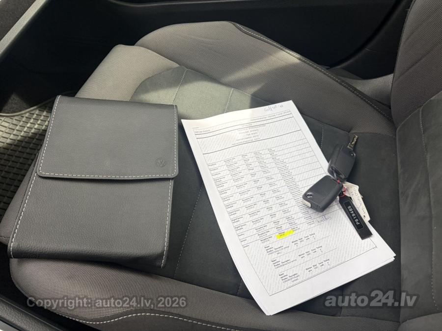 Black Volkswagen Golf 2018 in Viljandi, with an engine capacity of 1.60 L and mileage of 218 thousand km for 9890 €, photo 13 on AUTOMOTO.COM.LV