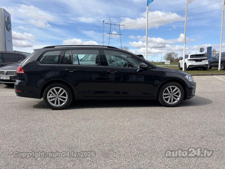 Black Volkswagen Golf 2018 in Viljandi, with an engine capacity of 1.60 L and mileage of 218 thousand km for 9890 €, photo 16 on AUTOMOTO.COM.LV