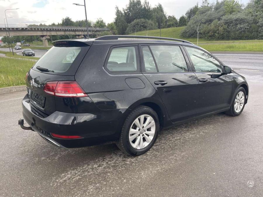 Black Volkswagen Golf 2018 in Kaunas, with an engine capacity of 1.60 L and mileage of 192 thousand km for 5999 €, photo 11 on AUTOMOTO.COM.LV