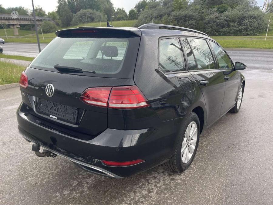 Black Volkswagen Golf 2018 in Kaunas, with an engine capacity of 1.60 L and mileage of 192 thousand km for 5999 €, photo 12 on AUTOMOTO.COM.LV