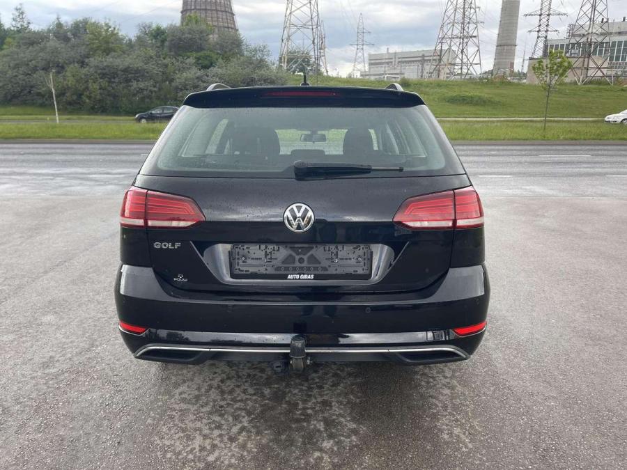 Black Volkswagen Golf 2018 in Kaunas, with an engine capacity of 1.60 L and mileage of 192 thousand km for 5999 €, photo 13 on AUTOMOTO.COM.LV