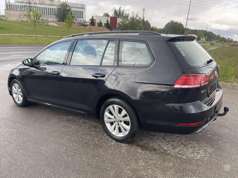 Black Volkswagen Golf 2018 in Kaunas, with an engine capacity of 1.60 L and mileage of 192 thousand km for 5999 €, photo 15 on AUTOMOTO.COM.LV