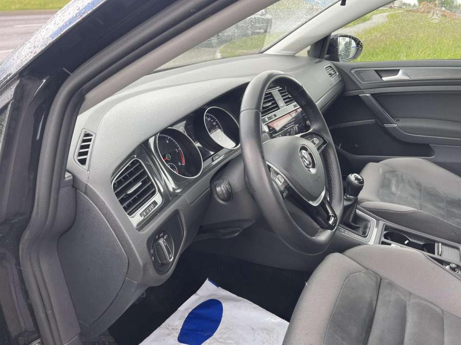 Black Volkswagen Golf 2018 in Kaunas, with an engine capacity of 1.60 L and mileage of 192 thousand km for 5999 €, photo 19 on AUTOMOTO.COM.LV