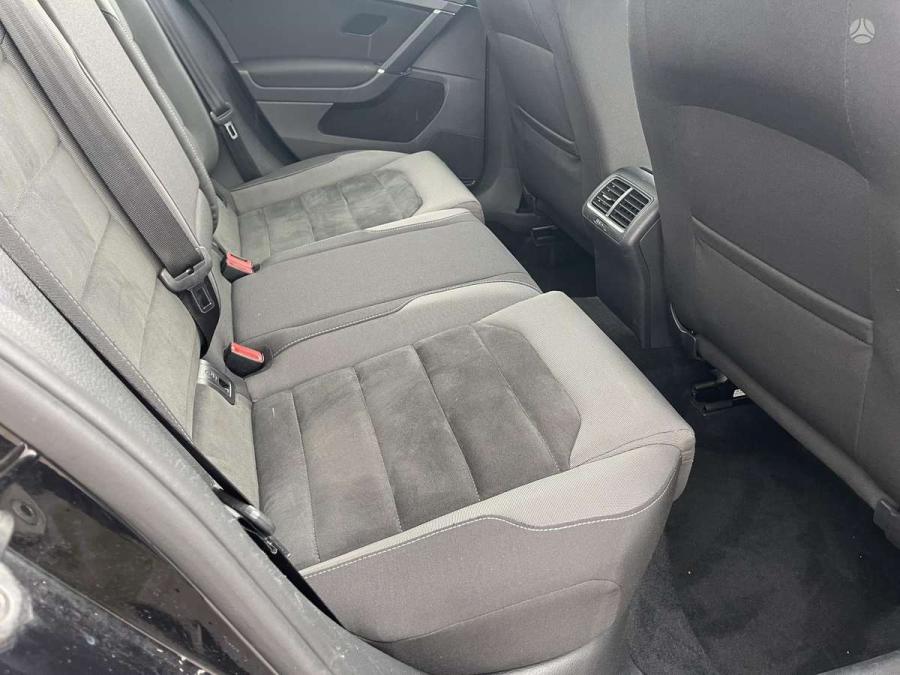 Black Volkswagen Golf 2018 in Kaunas, with an engine capacity of 1.60 L and mileage of 192 thousand km for 5999 €, photo 27 on AUTOMOTO.COM.LV