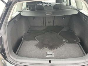 Black Volkswagen Golf 2018 in Kaunas, with an engine capacity of 1.60 L and mileage of 192 thousand km for 5999 €, photo 31 on AUTOMOTO.COM.LV