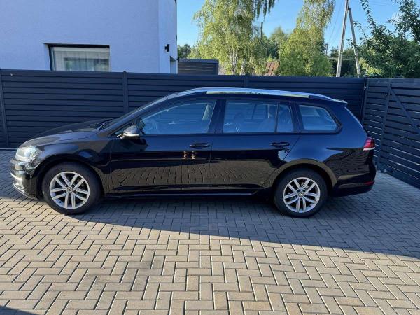 Melns Volkswagen Golf 2018 Kauņa, ar dzinēja tilpumu 1.60 L un nobraukumu 300 tūkst. km par 8999 €, foto 1 vietnē AUTOMOTO.COM.LV