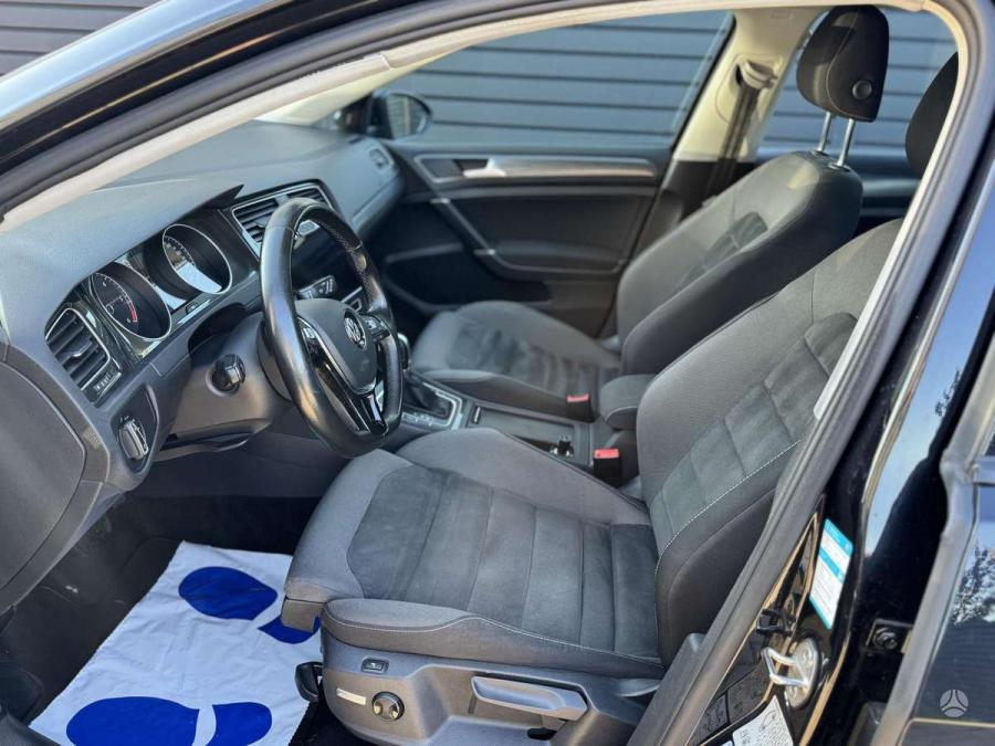Melns Volkswagen Golf 2018 Kauņa, ar dzinēja tilpumu 1.60 L un nobraukumu 300 tūkst. km par 8999 €, foto 7 vietnē AUTOMOTO.COM.LV
