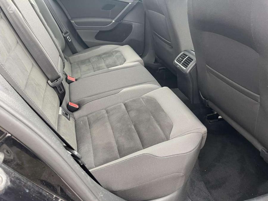 Black Volkswagen Golf 2018 in Kaunas, with an engine capacity of 1.60 L and mileage of 192 thousand km for 5999 €, photo 27 on AUTOMOTO.COM.LV