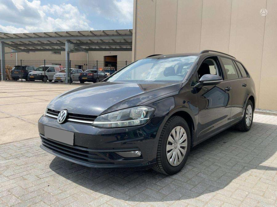 Black Volkswagen Golf 2018 in Vilnius, with an engine capacity of 1.60 L and mileage of 192 thousand km for 11255 €, photo 1 on AUTOMOTO.COM.LV
