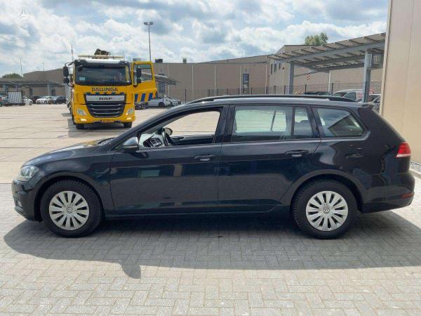 Black Volkswagen Golf 2018 in Vilnius, with an engine capacity of 1.60 L and mileage of 192 thousand km for 11255 €, photo 5 on AUTOMOTO.COM.LV