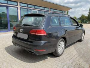 Black Volkswagen Golf 2018 in Vilnius, with an engine capacity of 1.60 L and mileage of 192 thousand km for 11255 €, photo 8 on AUTOMOTO.COM.LV