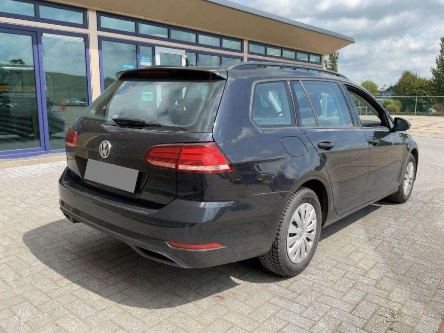 Black Volkswagen Golf 2018 in Vilnius, with an engine capacity of 1.60 L and mileage of 192 thousand km for 11255 €, photo 8 on AUTOMOTO.COM.LV