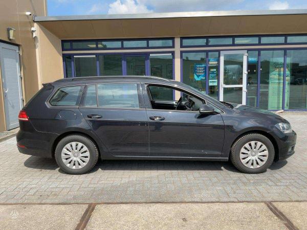 Black Volkswagen Golf 2018 in Vilnius, with an engine capacity of 1.60 L and mileage of 192 thousand km for 11255 €, photo 8 on AUTOMOTO.COM.LV