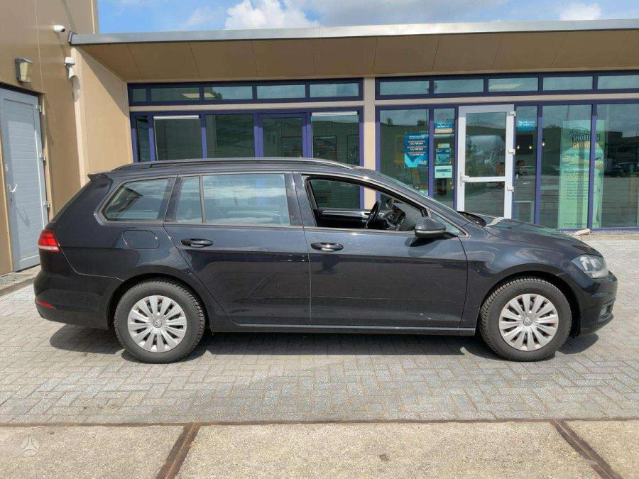 Black Volkswagen Golf 2018 in Vilnius, with an engine capacity of 1.60 L and mileage of 192 thousand km for 11255 €, photo 9 on AUTOMOTO.COM.LV