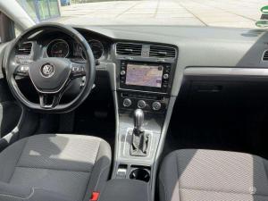 Black Volkswagen Golf 2018 in Vilnius, with an engine capacity of 1.60 L and mileage of 192 thousand km for 11255 €, photo 13 on AUTOMOTO.COM.LV