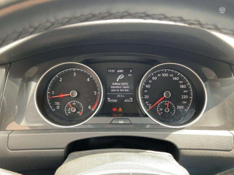 Black Volkswagen Golf 2018 in Vilnius, with an engine capacity of 1.60 L and mileage of 192 thousand km for 11255 €, photo 14 on AUTOMOTO.COM.LV
