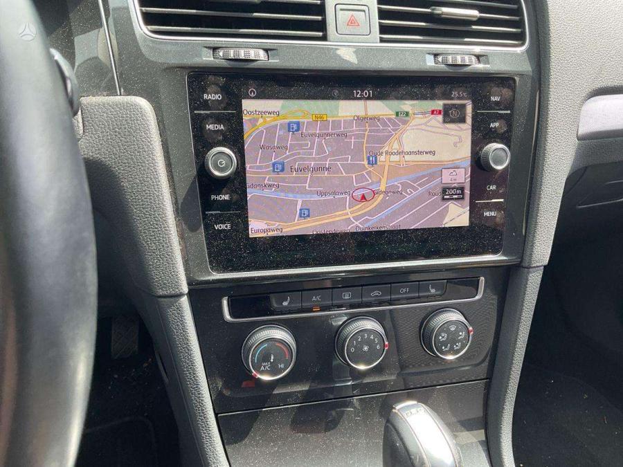 Black Volkswagen Golf 2018 in Vilnius, with an engine capacity of 1.60 L and mileage of 192 thousand km for 11255 €, photo 15 on AUTOMOTO.COM.LV