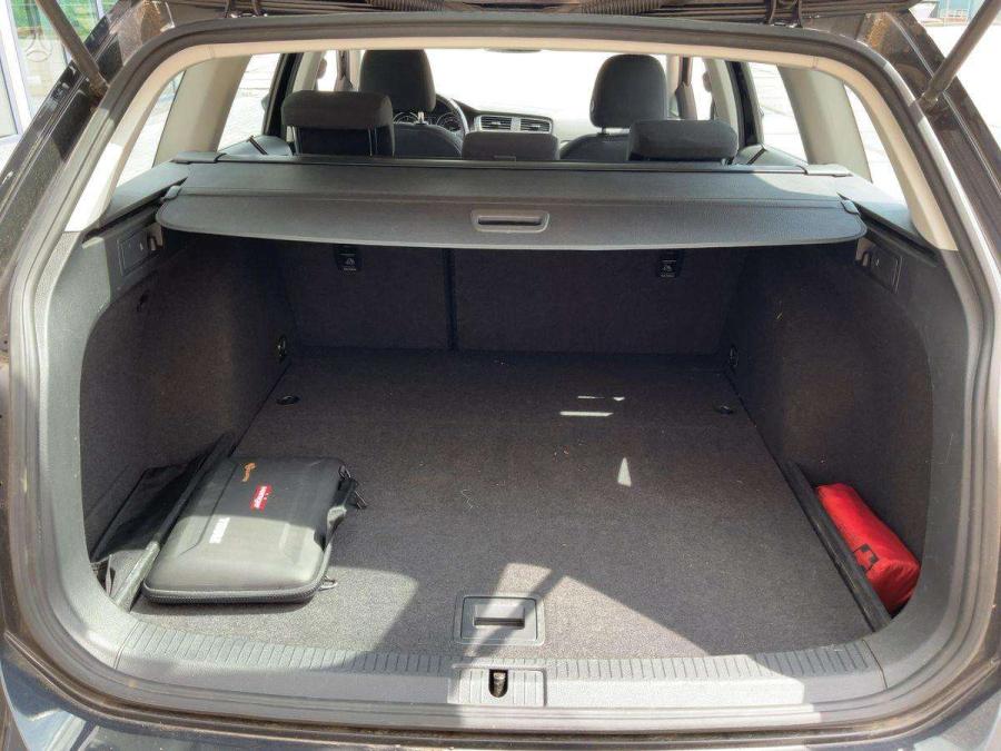 Black Volkswagen Golf 2018 in Vilnius, with an engine capacity of 1.60 L and mileage of 192 thousand km for 11255 €, photo 18 on AUTOMOTO.COM.LV