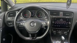 Black Volkswagen Golf 2018 in Utena, with an engine capacity of 1.00 L and mileage of 249 thousand km for 7250 €, photo 21 on AUTOMOTO.COM.LV