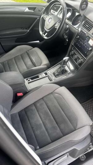 Black Volkswagen Golf 2018 in Utena, with an engine capacity of 1.00 L and mileage of 249 thousand km for 7250 €, photo 28 on AUTOMOTO.COM.LV