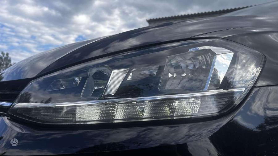 Black Volkswagen Golf 2018 in Utena, with an engine capacity of 1.00 L and mileage of 249 thousand km for 7250 €, photo 33 on AUTOMOTO.COM.LV