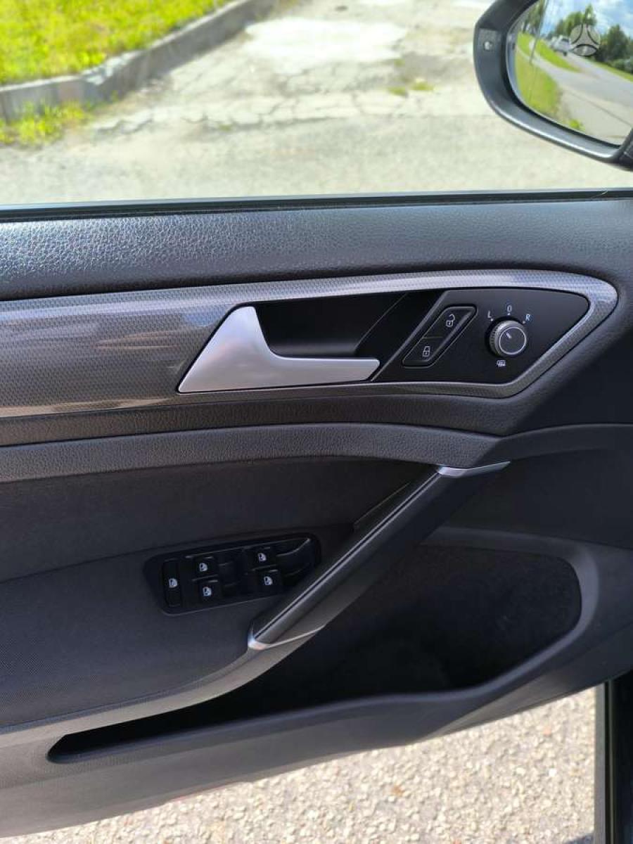 Melns Volkswagen Golf 2018 Joniškis, ar dzinēja tilpumu 2.00 L un nobraukumu 250 tūkst. km par 9550 €, foto 14 vietnē AUTOMOTO.COM.LV