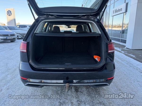 Black Volkswagen Golf 2019 in Viljandi, with an engine capacity of 2.00 L and mileage of 279 thousand km for 10490 €, photo 10 on AUTOMOTO.COM.LV