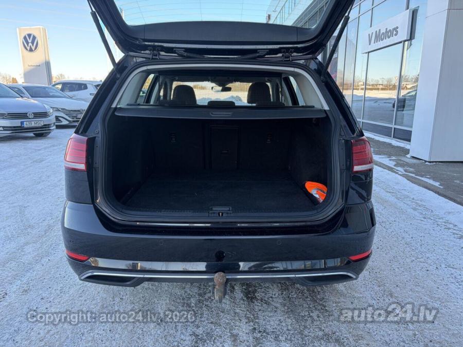 Black Volkswagen Golf 2019 in Viljandi, with an engine capacity of 2.00 L and mileage of 279 thousand km for 10490 €, photo 10 on AUTOMOTO.COM.LV