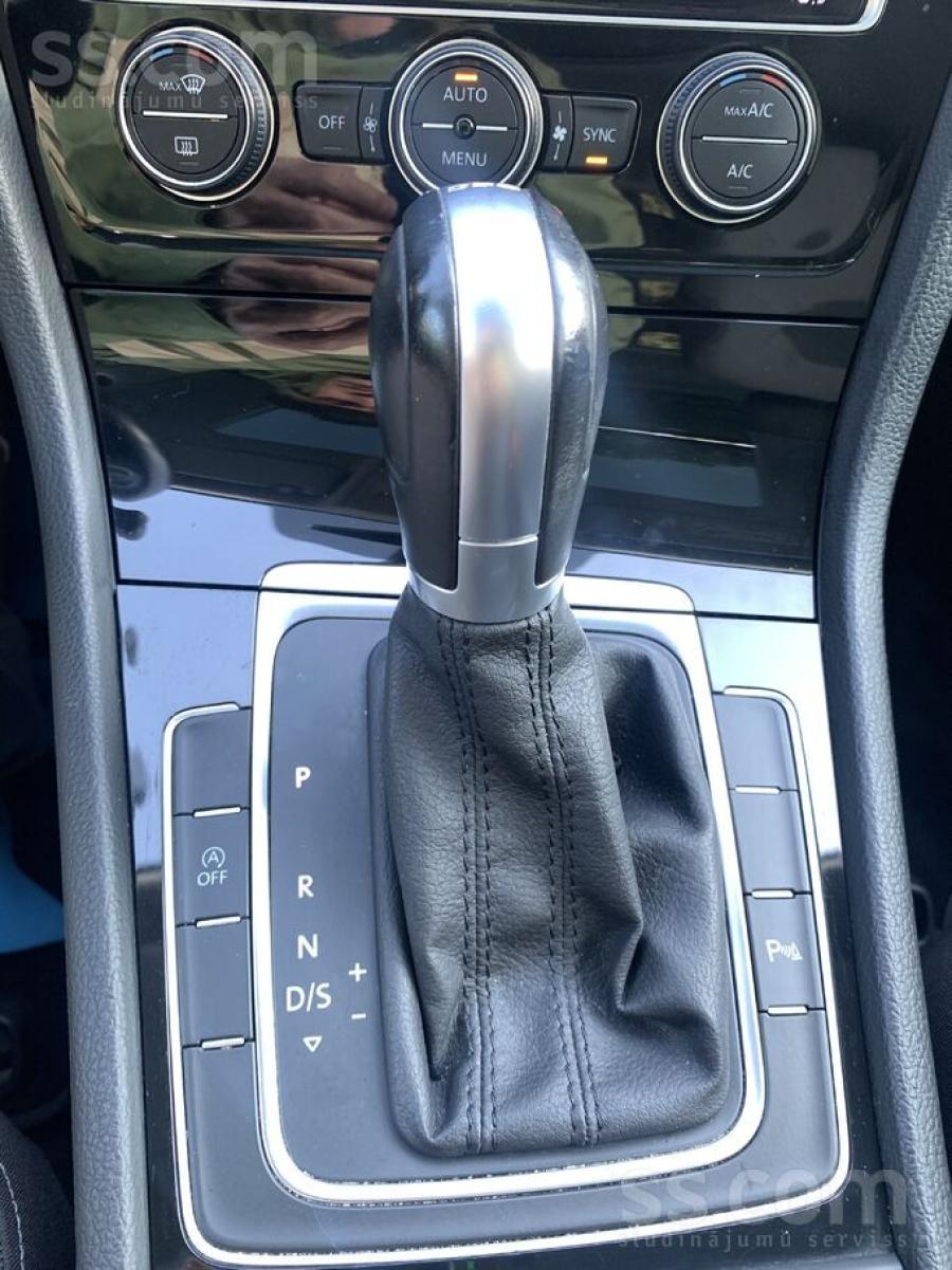 Black Volkswagen Golf 2019 in Ogre, with an engine capacity of 2.00 L and mileage of 182 thousand km for 11770 €, photo 20 on AUTOMOTO.COM.LV