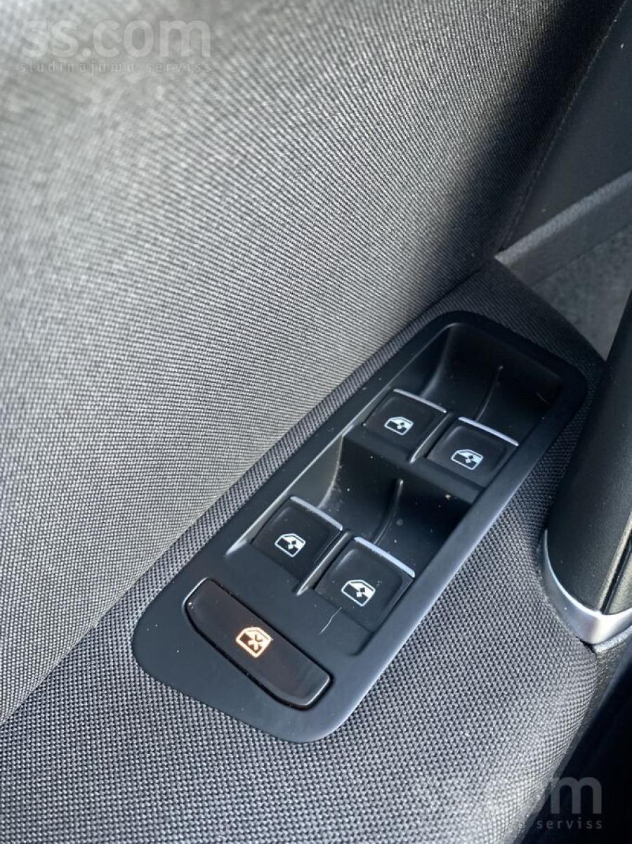 Black Volkswagen Golf 2019 in Ogre, with an engine capacity of 2.00 L and mileage of 182 thousand km for 11770 €, photo 26 on AUTOMOTO.COM.LV