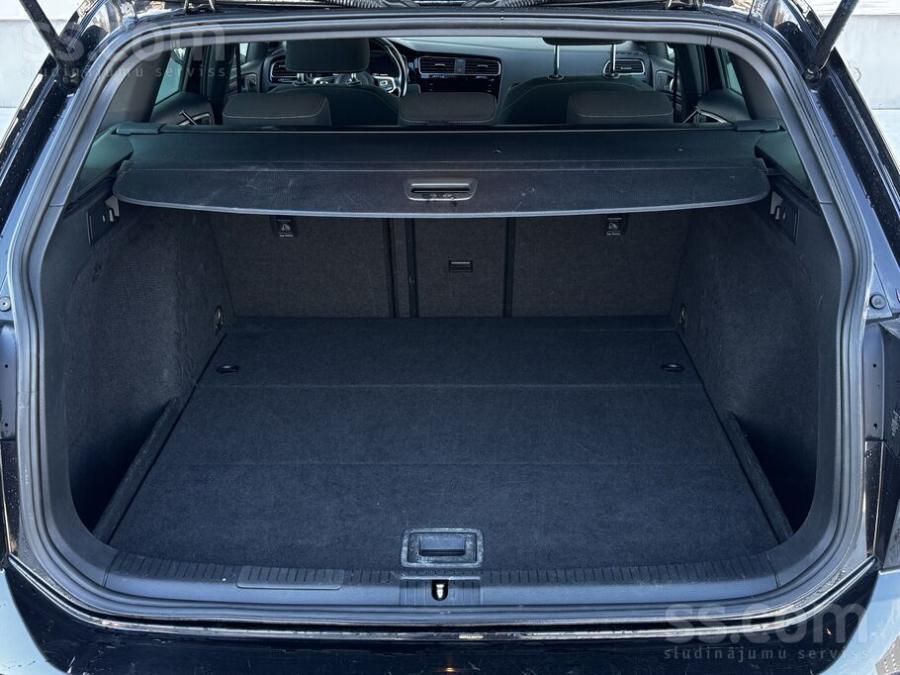 Black Volkswagen Golf 2019 in Riga, with an engine capacity of 2.00 L and mileage of 231 thousand km for 12500 €, photo 26 on AUTOMOTO.COM.LV
