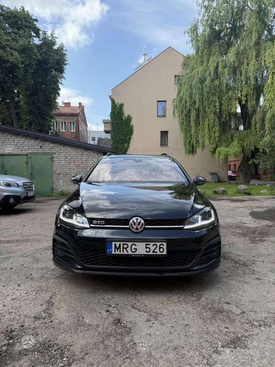 Melns Volkswagen Golf 2019 Pasvalys, ar dzinēja tilpumu 2.00 L un nobraukumu 216 tūkst. km par 15200 €, foto 1 vietnē AUTOMOTO.COM.LV