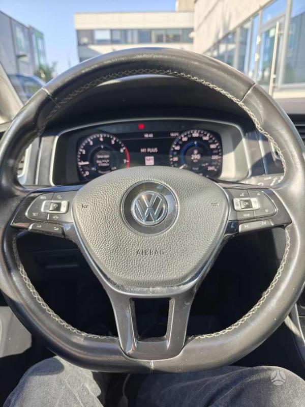 Melns Volkswagen Golf 2019 Viļņa, ar dzinēja tilpumu 1.50 L un nobraukumu 157 tūkst. km par 14450 €, foto 2 vietnē AUTOMOTO.COM.LV