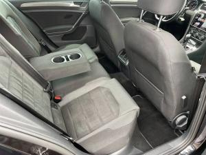Melns Volkswagen Golf 2019 Sigulda, ar dzinēja tilpumu 2.00 L un nobraukumu 212 tūkst. km par 11690 €, foto 24 vietnē AUTOMOTO.COM.LV