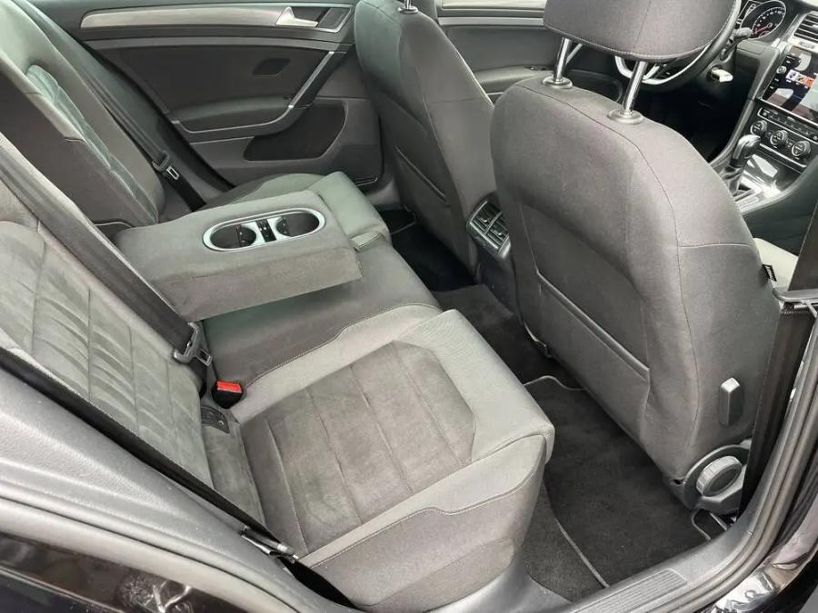 Melns Volkswagen Golf 2019 Sigulda, ar dzinēja tilpumu 2.00 L un nobraukumu 212 tūkst. km par 11690 €, foto 24 vietnē AUTOMOTO.COM.LV