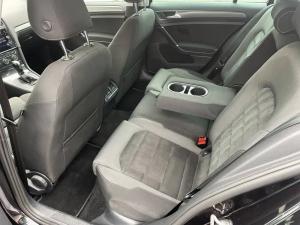 Melns Volkswagen Golf 2019 Sigulda, ar dzinēja tilpumu 2.00 L un nobraukumu 212 tūkst. km par 11690 €, foto 25 vietnē AUTOMOTO.COM.LV