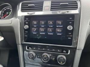 Melns Volkswagen Golf 2019 Sigulda, ar dzinēja tilpumu 2.00 L un nobraukumu 212 tūkst. km par 11690 €, foto 30 vietnē AUTOMOTO.COM.LV