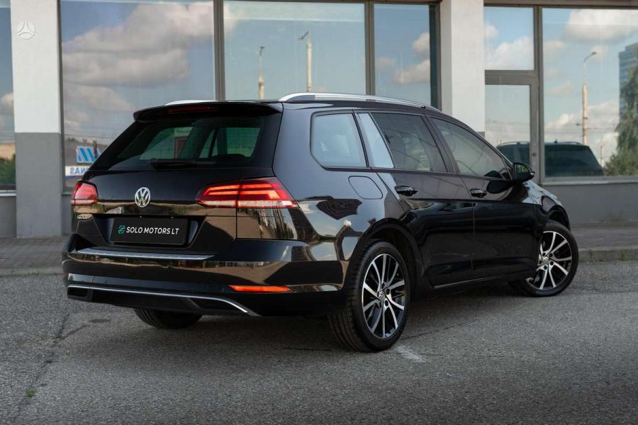 Black Volkswagen Golf 2019 in Vilnius, with an engine capacity of 1.50 L and mileage of 157 thousand km for 13950 €, photo 5 on AUTOMOTO.COM.LV