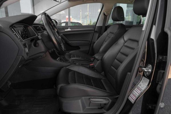 Melns Volkswagen Golf 2019 Viļņa, ar dzinēja tilpumu 1.50 L un nobraukumu 157 tūkst. km par 13950 €, foto 10 vietnē AUTOMOTO.COM.LV