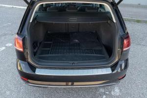 Black Volkswagen Golf 2019 in Vilnius, with an engine capacity of 1.50 L and mileage of 157 thousand km for 13950 €, photo 13 on AUTOMOTO.COM.LV